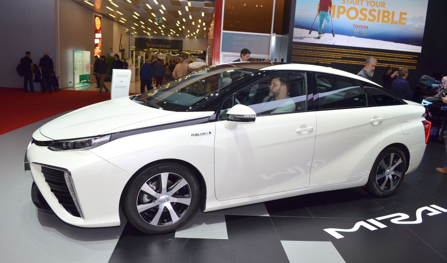 Toyota Mirai technical specifications and fuel economy
